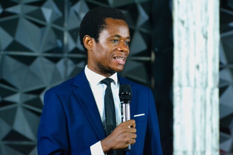 Prophet DM Siame Biography: Singer of - Monekela Pabana Bandi